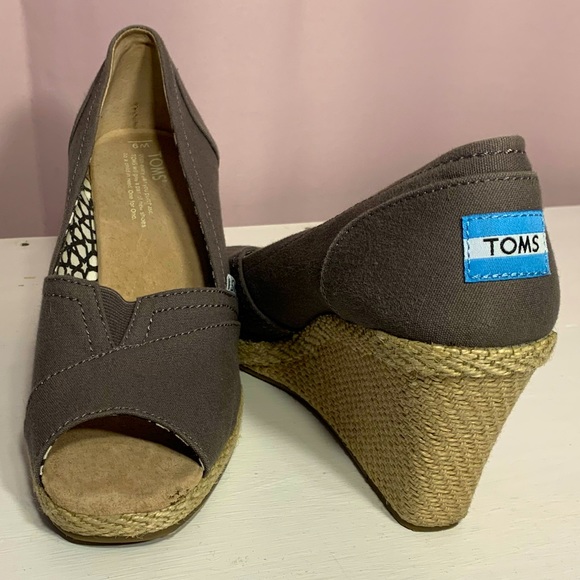 Toms | Shoes | Toms Classic Taupe Canvas Peep Toe Espadrille Jute ...